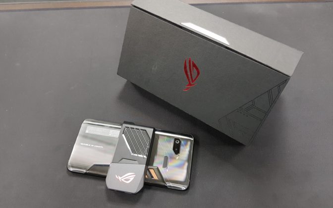 The Ultimate Gaming Phone? Unboxing and First Impressions of the ROG ...
