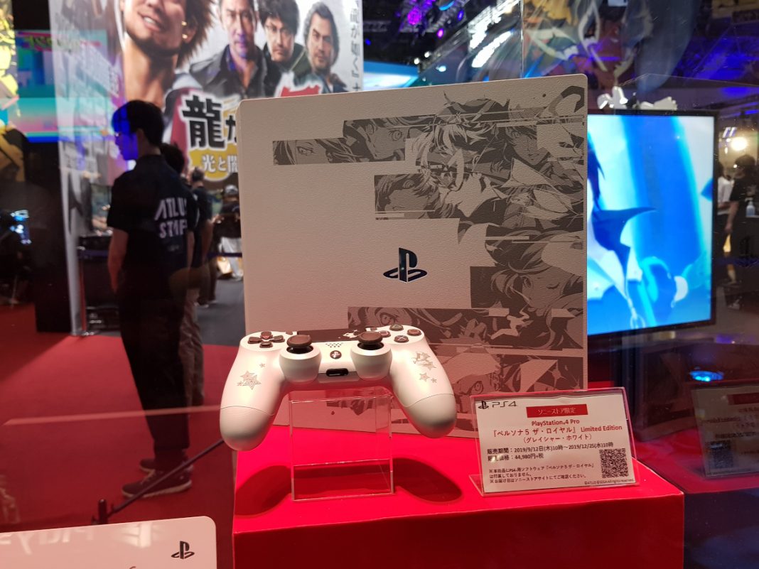 In the Flesh: Persona 5 Royal Limited Edition PS4 and PS4 Pro at TGS ...