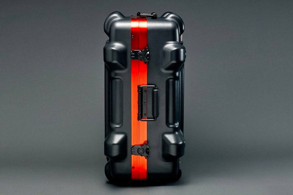 These Mobile Suit Gundam-inspired suitcases are must-have travel ...