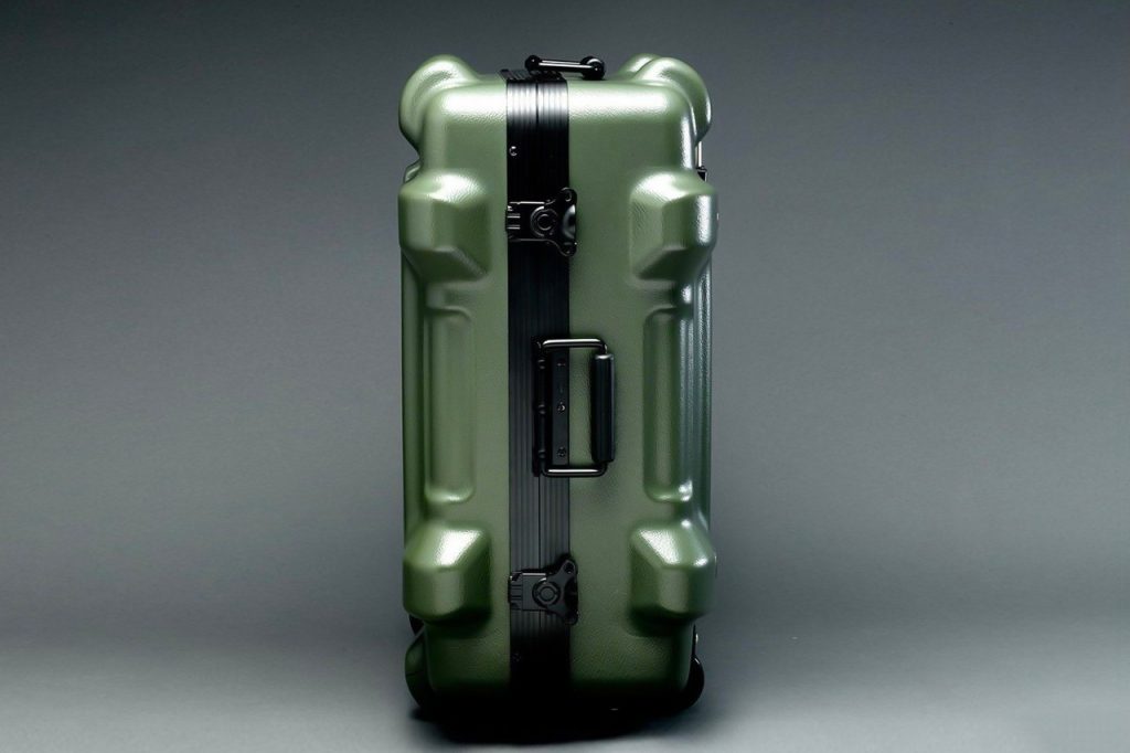These Mobile Suit Gundam-inspired suitcases are must-have travel ...
