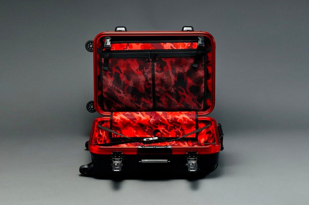These Mobile Suit Gundam-inspired suitcases are must-have travel ...