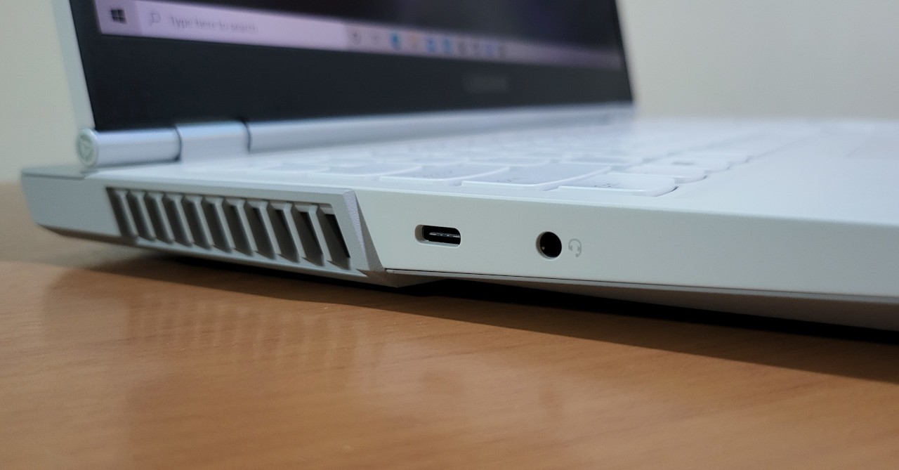 Legion 5 (Stingray White) Review | Geek Lifestyle