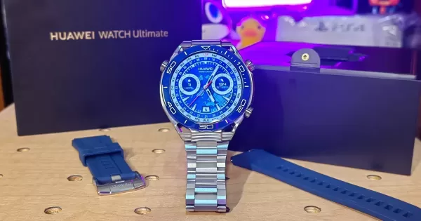 Huawei Watch Ultimate Voyage Blue Review | Geek Lifestyle