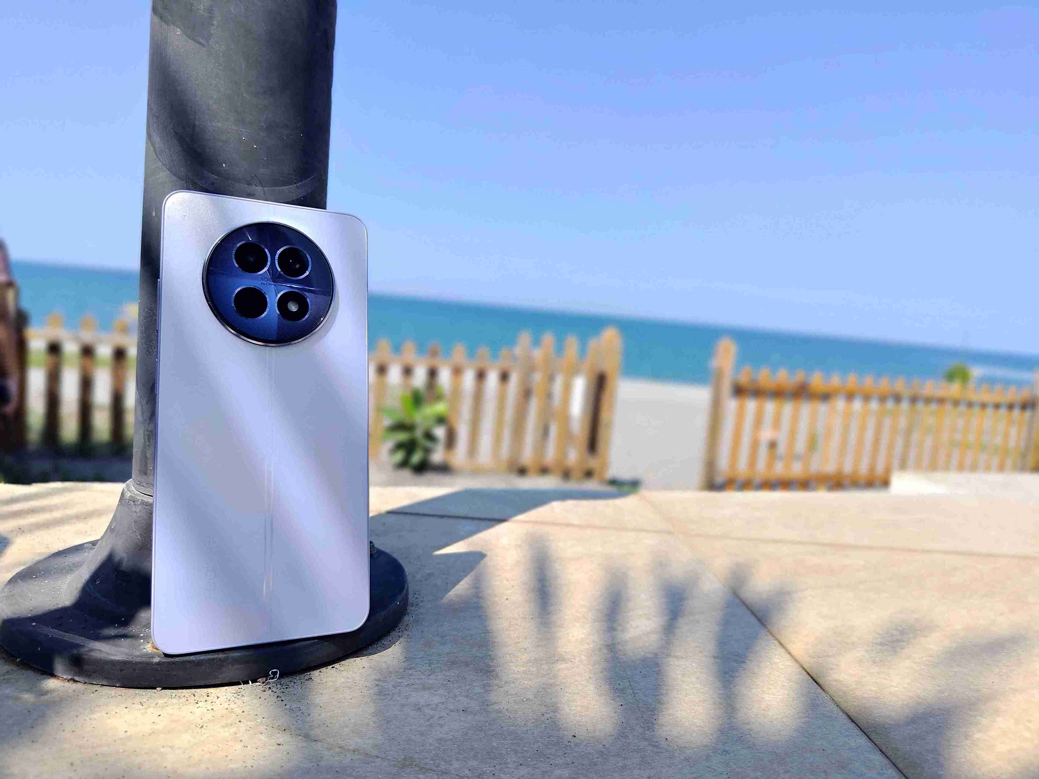 realme 12 5G Review | Geek Lifestyle