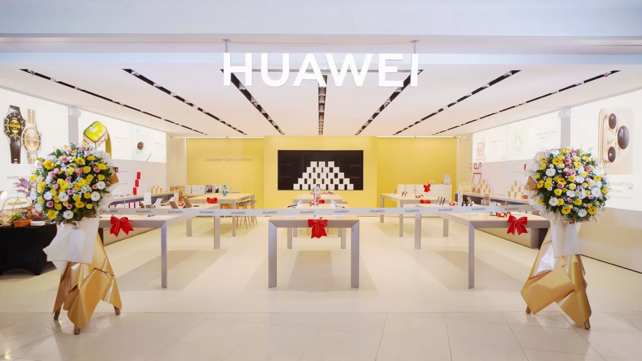 HUAWEI unveils 30 refurbished experience stores in the Philippines - UnGeek