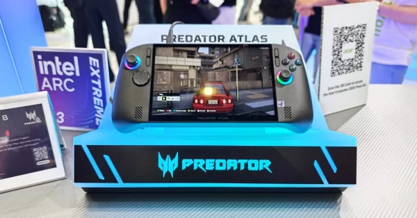 Acer Predator Atlas 8 + Nitro Blaze Link First Look | Handheld Hype ...